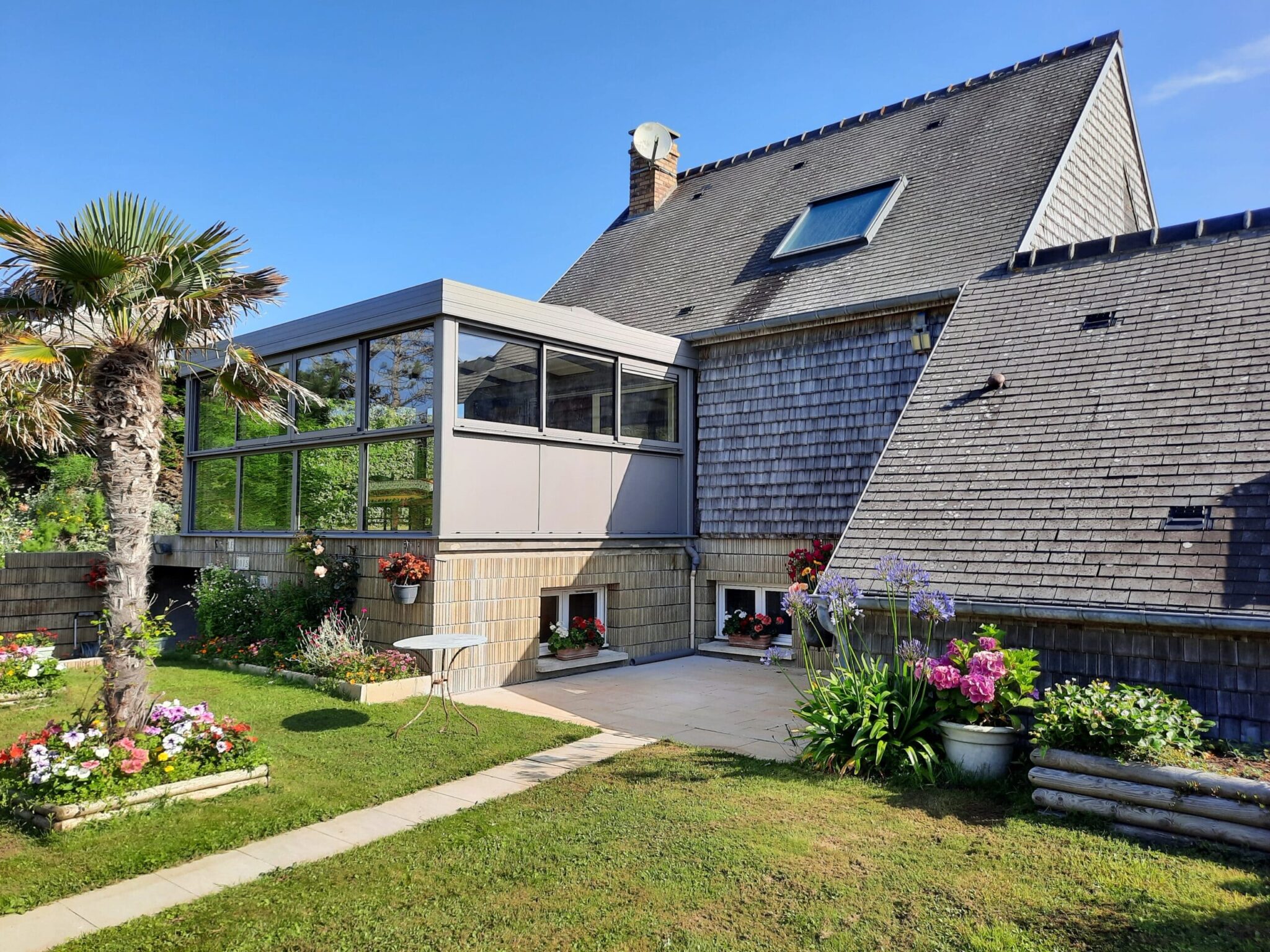 Véranda moderne au style contemporain Normandie | Blavait